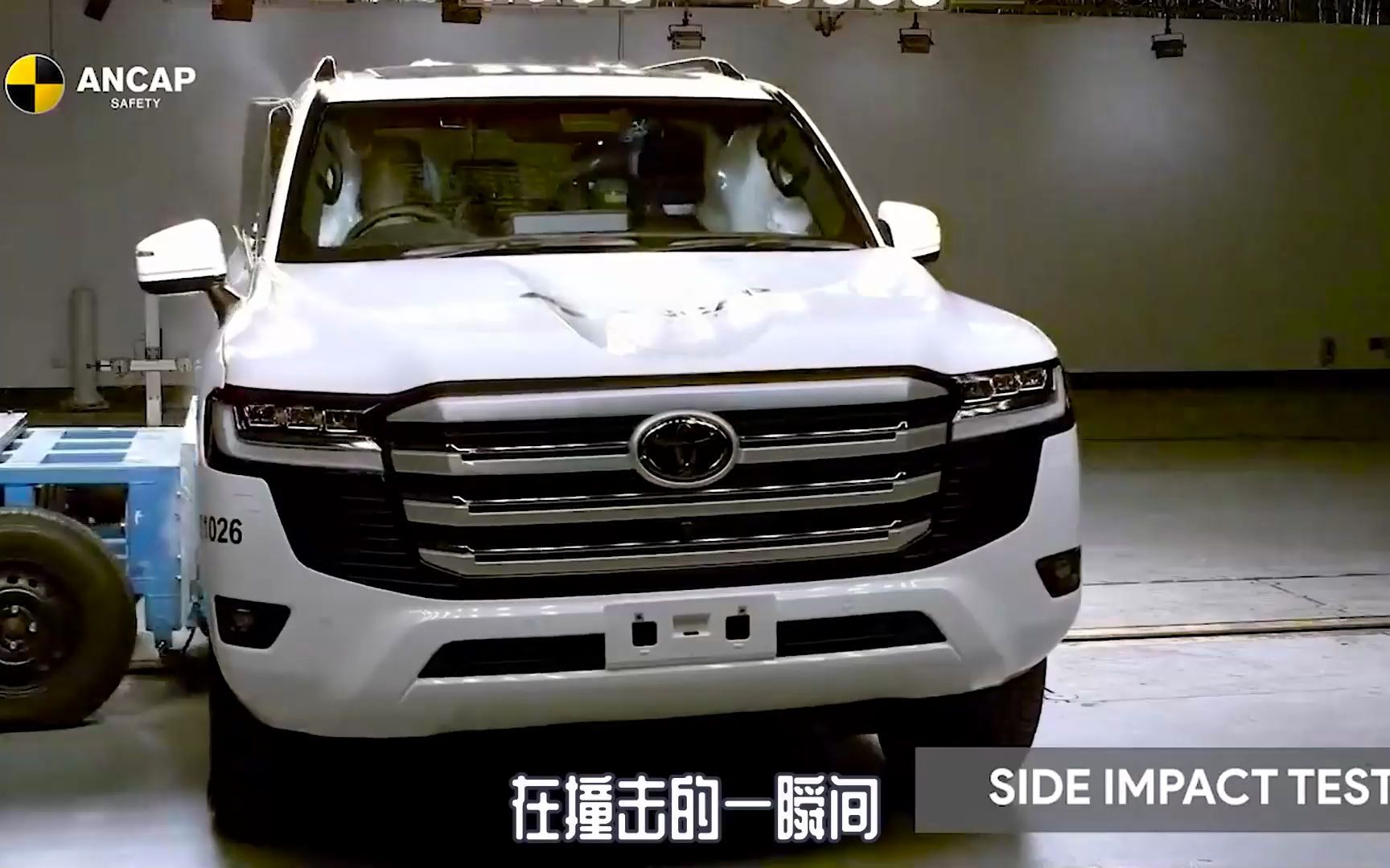 兰德酷路泽碰撞测试对比奔驰大G,德系顶级越野车跟日系谁更硬?