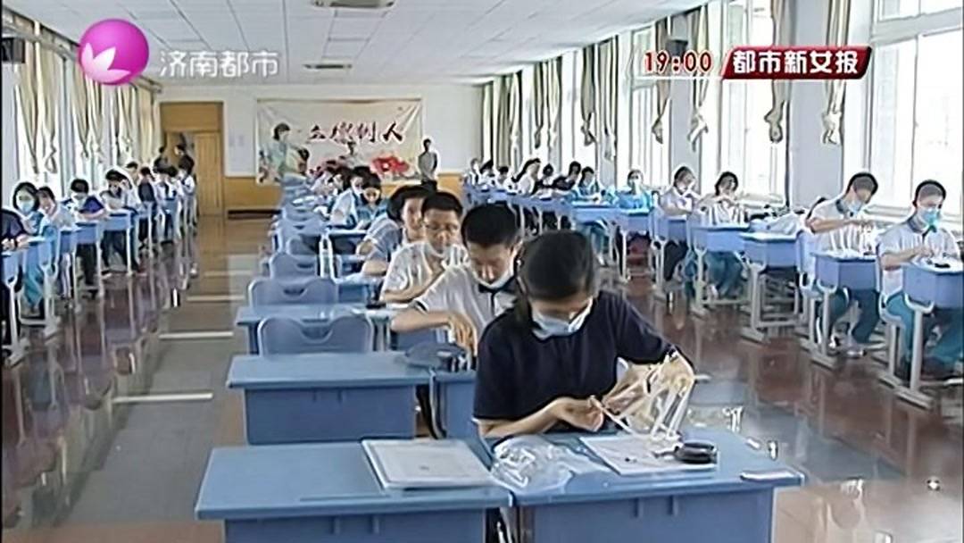用吸管和皮筋做水塔!这是山师附推荐生考试题