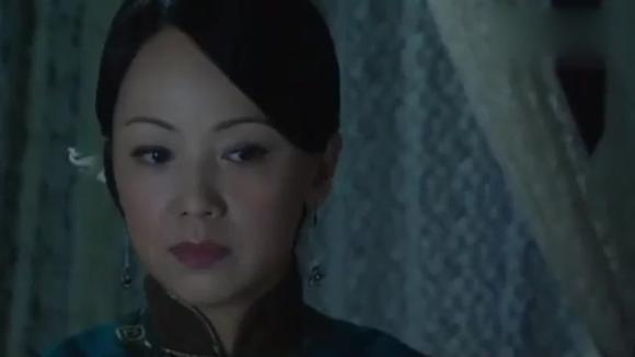 古装:管家的野心暴露了,半夜跑到二奶奶的房里,竟密谋算计老爷