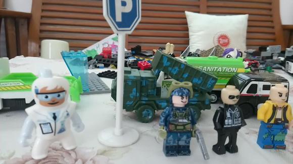 定格动画视频乐高警察,场面激烈