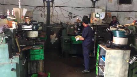 无心磨机械手一人管四台机