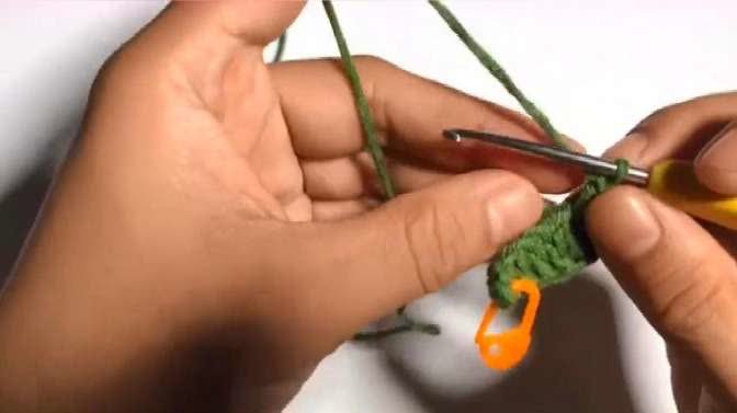 针织:草莓包教程15:短针钩完,钩中长针!