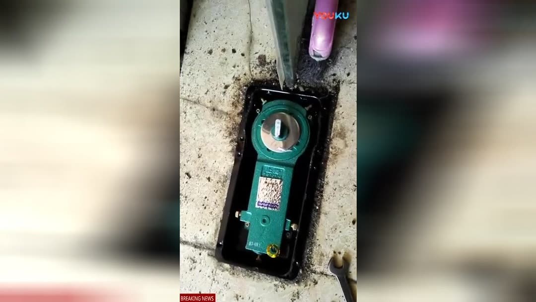 拆卸旧地弹簧与安装新地弹簧操作现场实拍