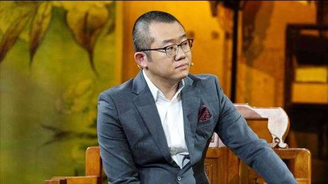 求职者秀外语,英文演讲获满场称赞,八国语言的自我介绍却遭质疑