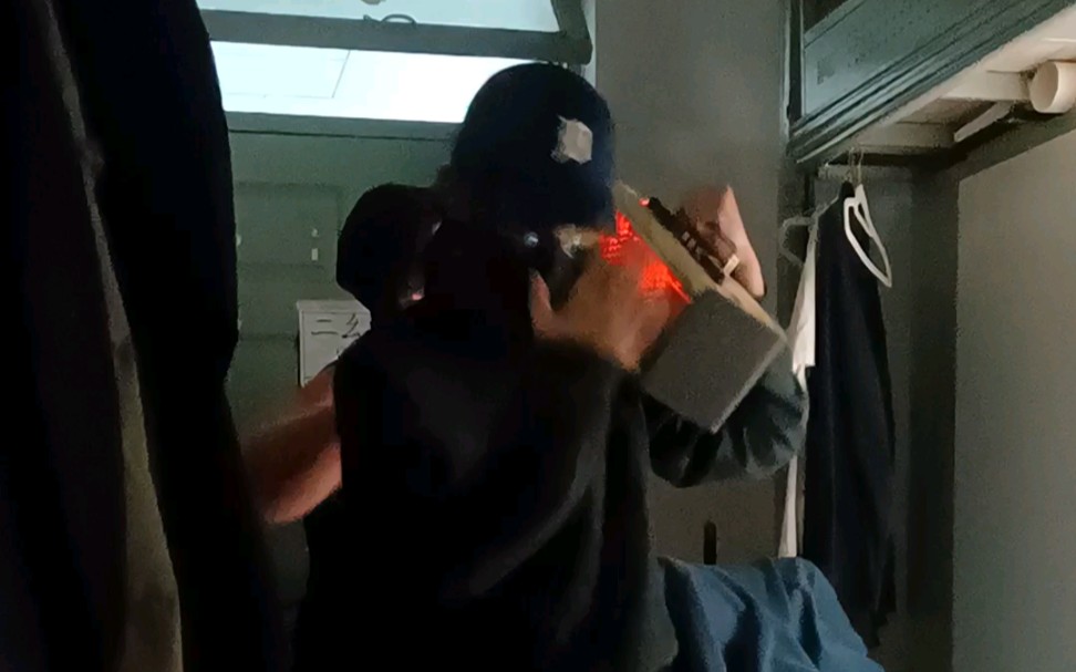 室友说这要是能火就去校长办公室跳