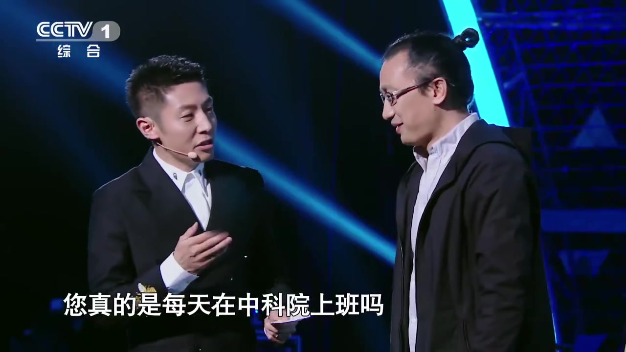 《经典咏流传》如果现在李白在现场的话 一定会说 凤凰传奇咱们干杯!
