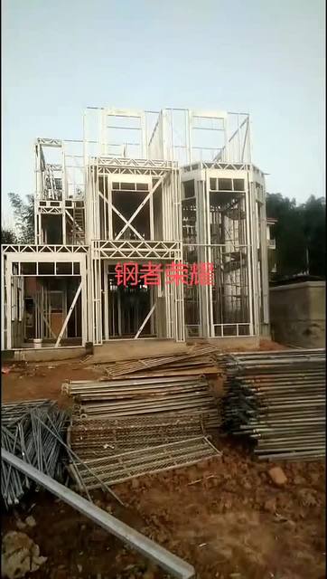 你就美去吧 很多人问,我们的房子是什么做的,这就是主体钢结构,牢不...
