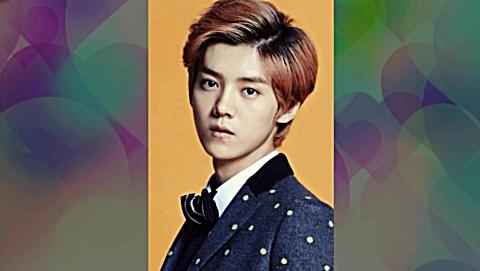 鹿晗现身上海学习舞蹈 网友: 课程表上的字还要多练