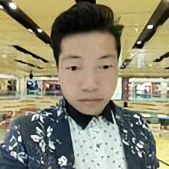 执手何需问年华 