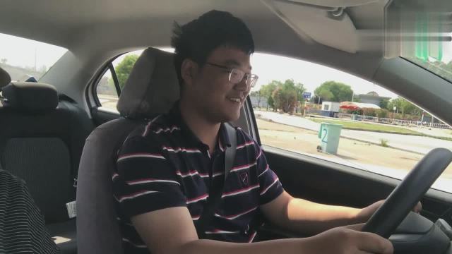 驾校里的学霸,科目二模拟考试三次全过,惹众多女学员羡慕