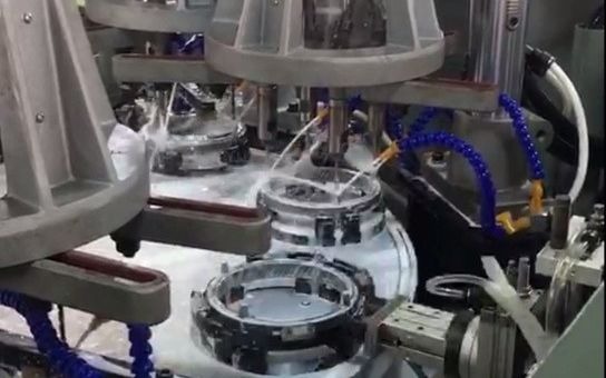 深圳~转盘式自动钻孔倒角攻丝机~炉具孔件螺纹加工实例——让世界...