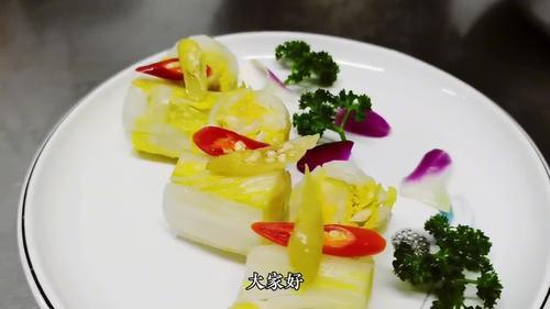 泡椒娃娃菜,酸辣爽口,下酒提神,味道适中!