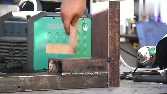 不愧是牛人,在工具上加装个限位器,省事又省心