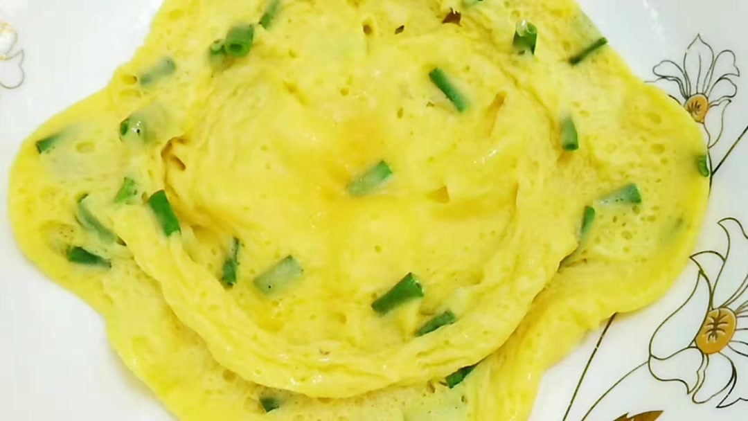 3分钟快手早餐饼,用微波炉就可以做,是Q弹有嚼劲的口感