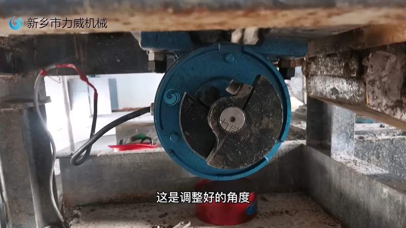 振动筛直线筛振动给料机的电机角度调整