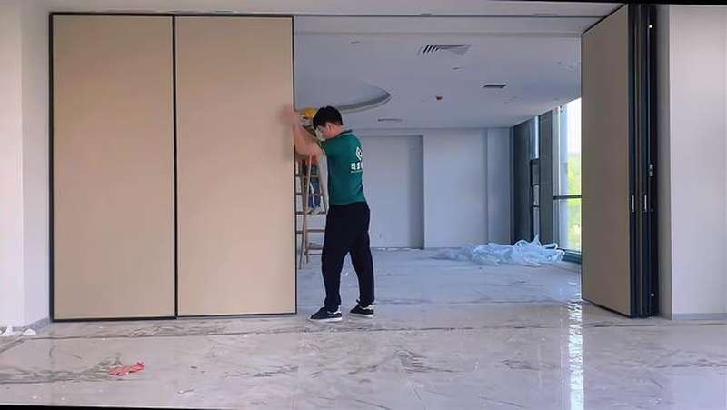 吊轨折叠隔断办公室吊挂旋转推拉可移动密封活动隔断