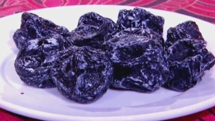 乌梅是养胃的好食材 用它泡水喝治疗老胃病很有效