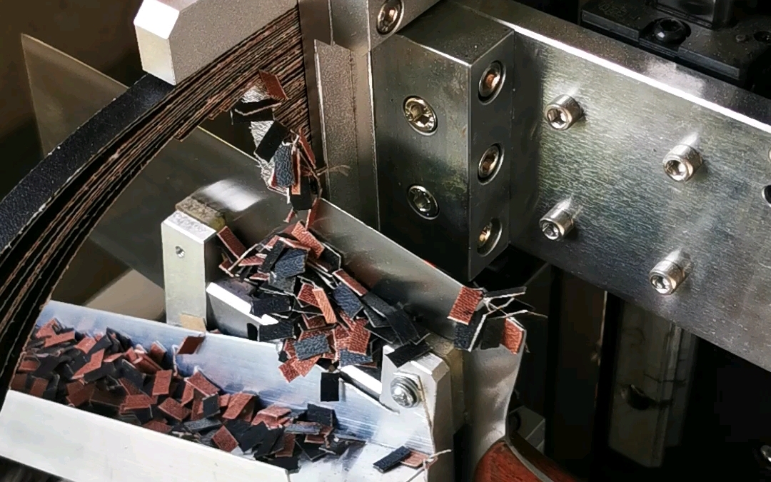 鉴心作刀具材料测试第七期,通体m390粉末钢菜刀,硬度比夹钢的低1度,...