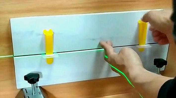 让你了解定位器和找平器的使用方法,原来贴瓷砖也可以这么简单!