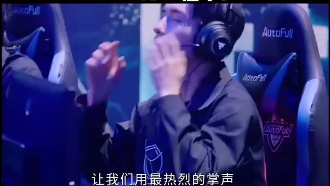 你微笑时很美 %%许凯 %%程潇 看看童谣拿到冠军后集邮们的可爱反应