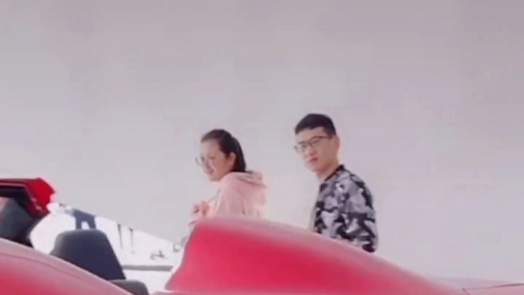 气场超强,敞篷版长安UNI-T来袭,双门四座设计前卫潮流的设计风格,...