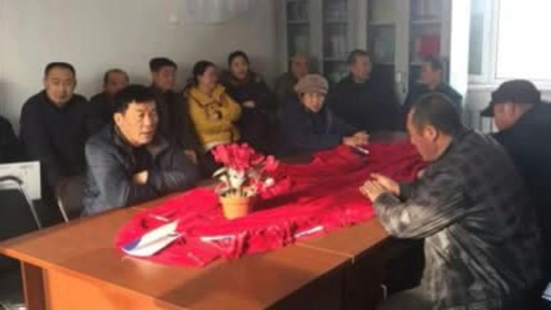 河北街开展”我为蛟河发展服务差点啥?“大讨论活动