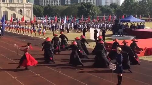 校运动会开幕式上演, 刀剑如梦, 00后学生都是这么有才