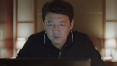 老季敲键盘的手法,真是跟我爸一模一样