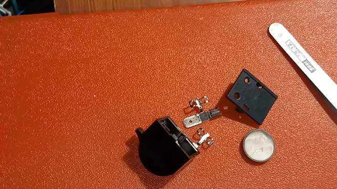 冰箱启动器内部结构和原理