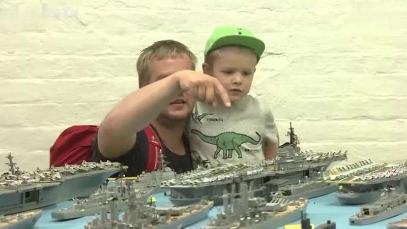 英国军事爱好者的舰船模型制作收藏