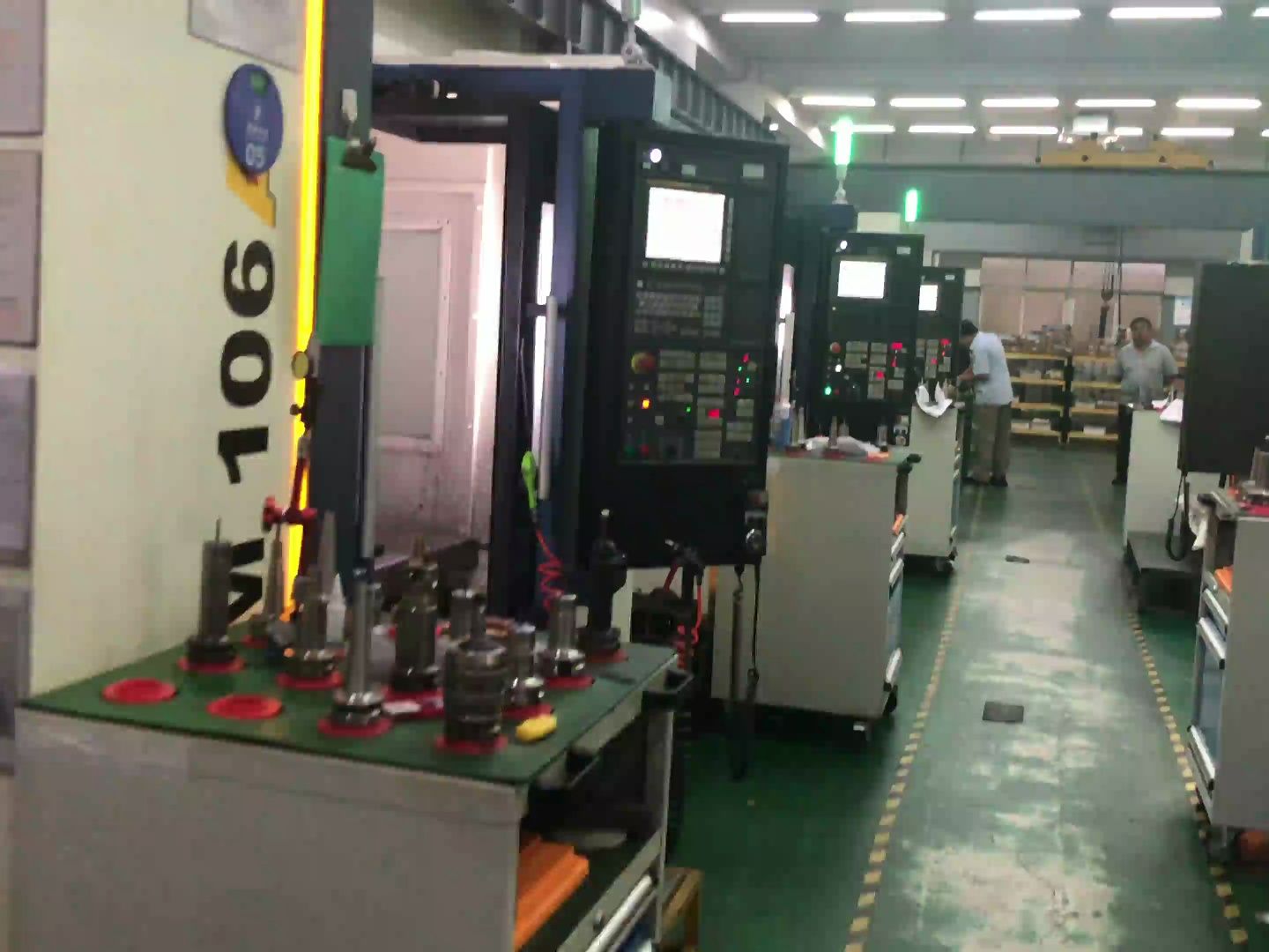 医疗器械塑胶零配件模具车间实拍视频-广东永超注塑加工厂家