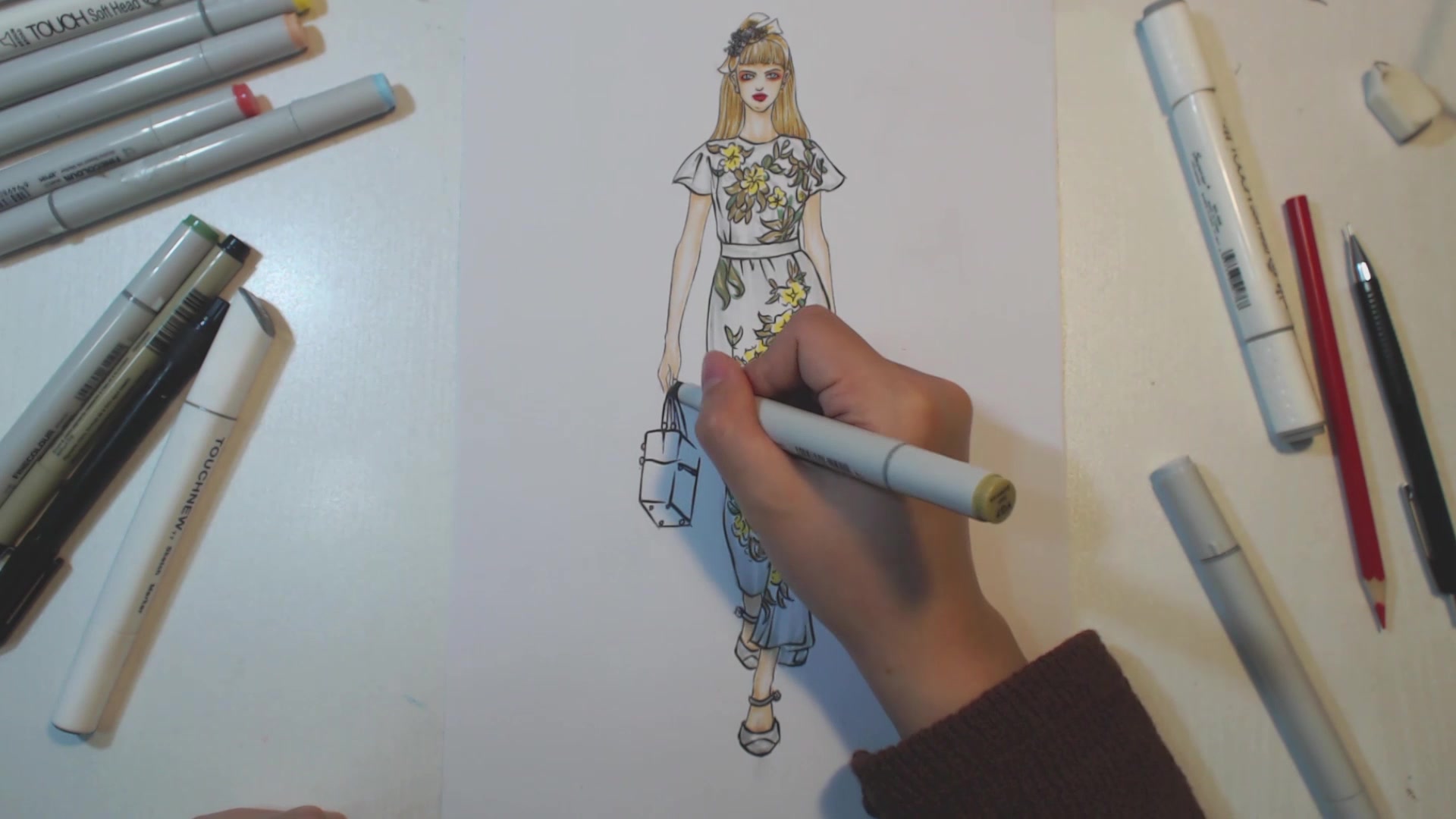 服装设计图,同样是五个手指的手,为什么作品区别这么大!