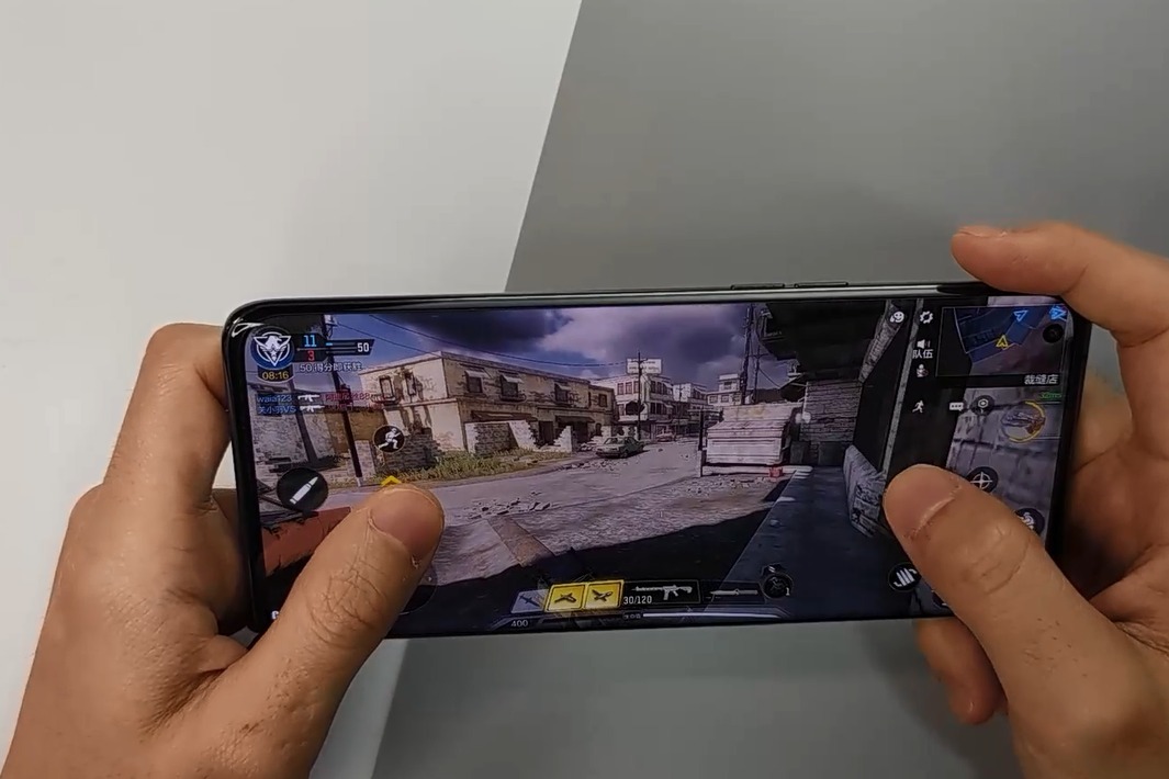 终于明白OPPO Find X3 Pro后盖有多舒服了