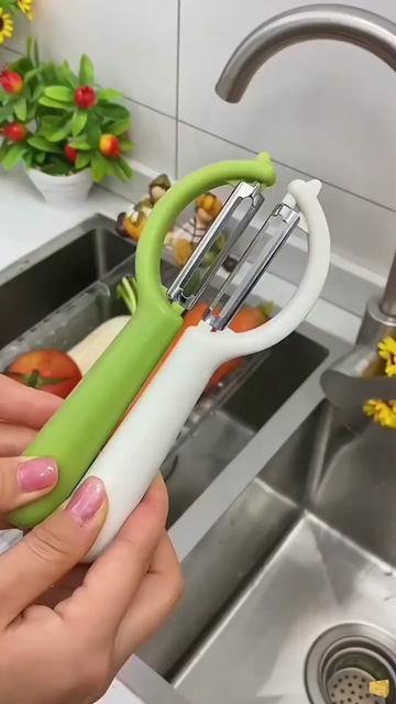 ...下来很薄不浪费,笋甘蔗,水果蔬菜都能削 #削皮刀#削皮神器#打皮刀#...