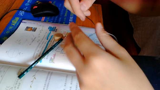 初一手工地球仪怎么做,看看视频的教程,快去动手操作吧