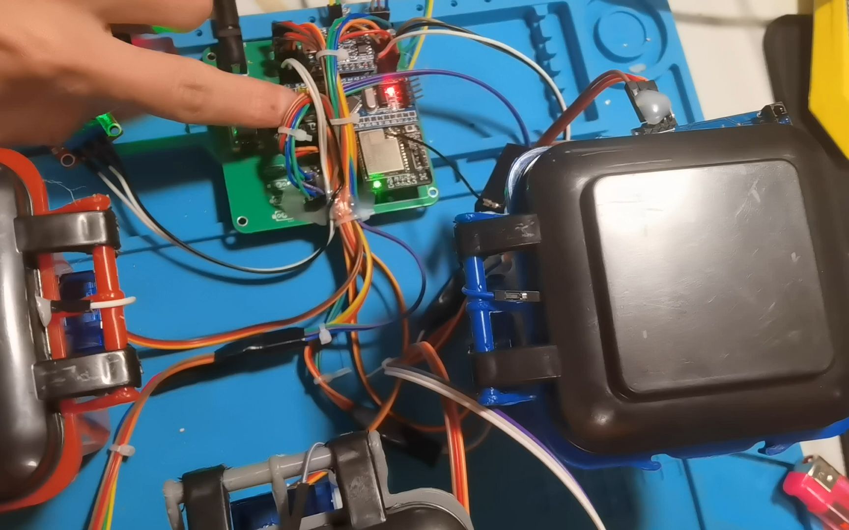 【硬件+APP+云平台】a10.基于STM32智能垃圾桶设计-物联网毕业...