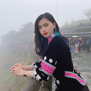 桂林导游范范 