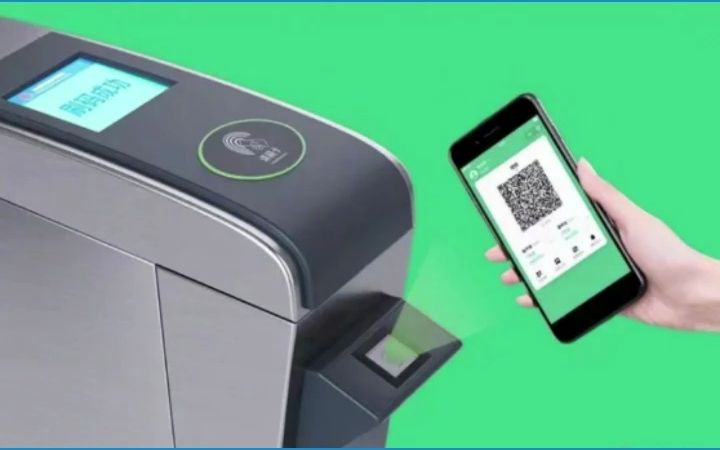 “一码通行”再升级!即日起!微信内“上海公共交通乘车码”能乘地铁!...