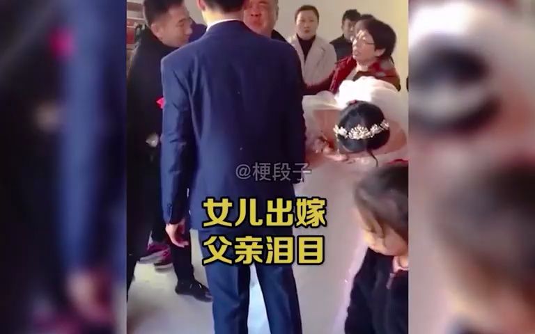 盘点父爱如山感人瞬间,父爱无声无息,却又从未停息 #感动瞬间 #暖心 #...