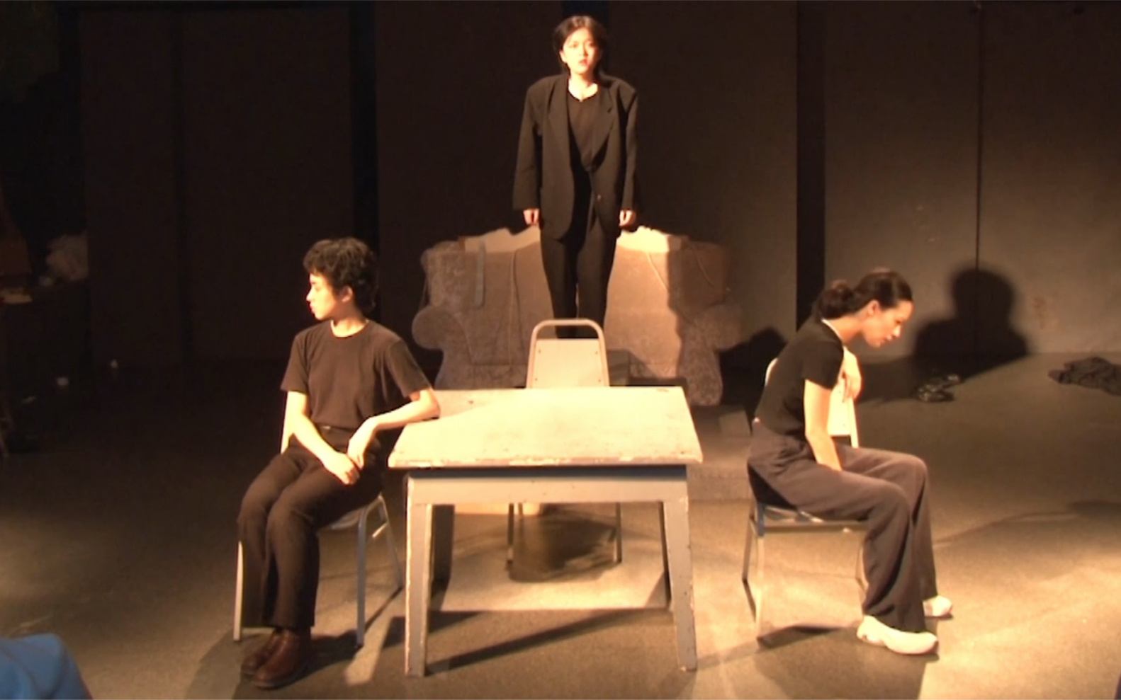 在基本的自身安全能得到保证的前提下,都可以保持着有意识的道德观...