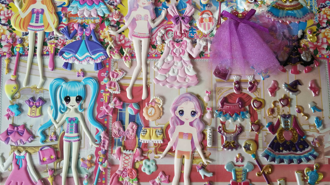 芭比公主泡泡贴纸,两位漂亮的公主,你喜欢哪位呢