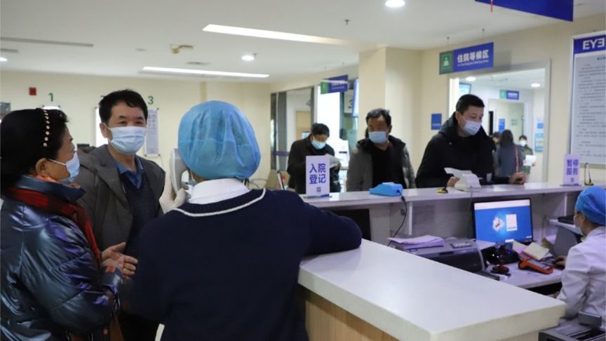 新冠病毒感染高峰,医疗系统能否满足百姓需求?相关部门表态