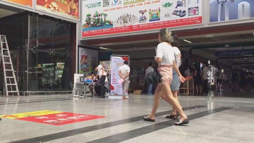 ...手机延时摄影拍摄市场里的动态人群,你也可以拍出好莱坞的快镜头效果