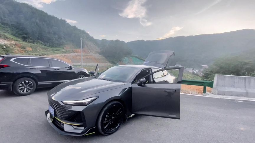 人生建议千万别买破长安!还整个什么洋文叫univ油耗高、垃圾车