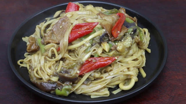 面条试试这样做,简单又好吃,一顿2碗都不够吃!