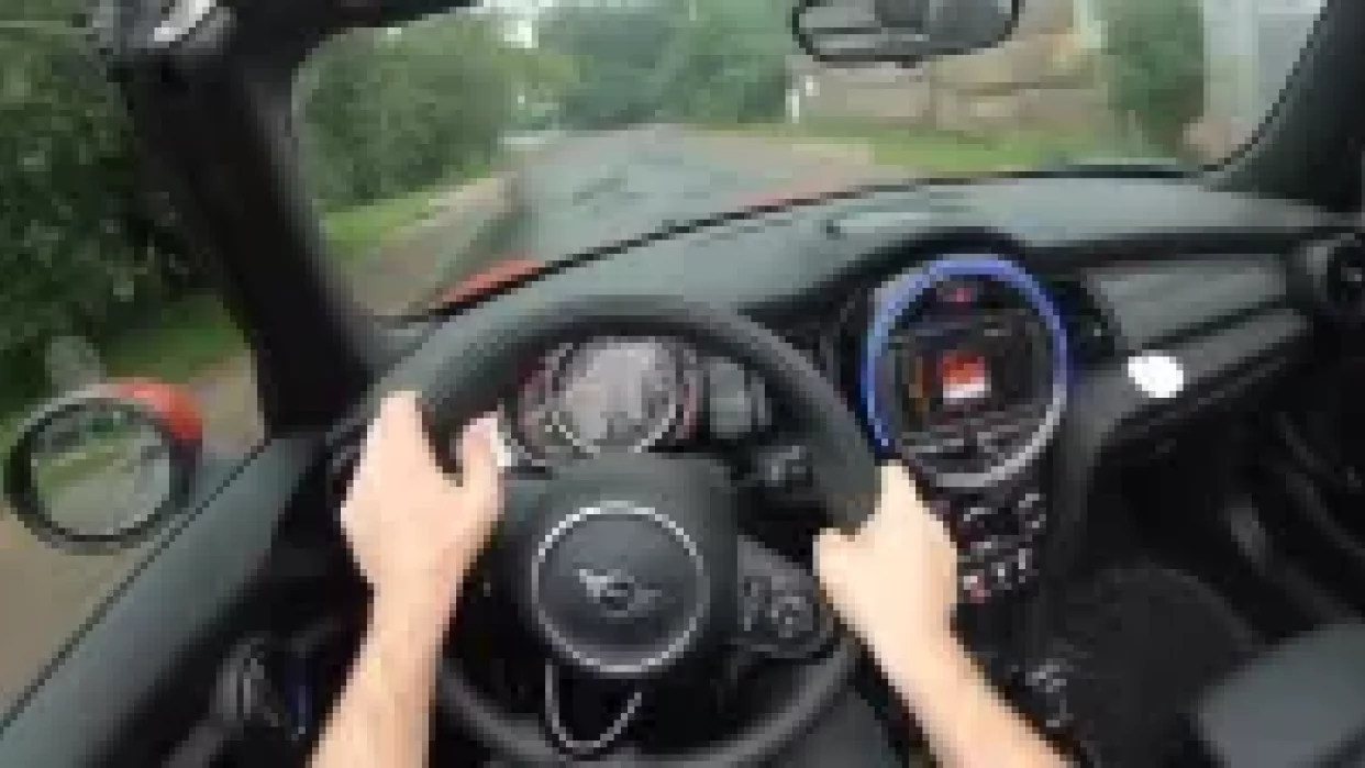 价值34万的敞篷版Mini Cooper,出去开了一圈,才知道它有多灵活