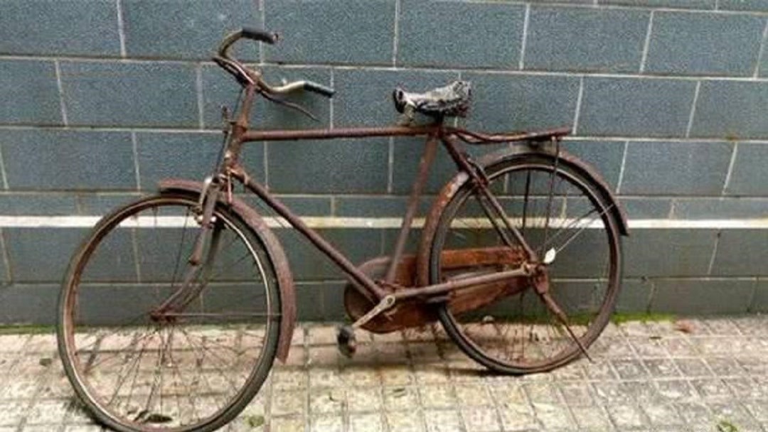 八十年代的一辆凤凰牌自行车放到现在大概值多少钱?说出来别不信