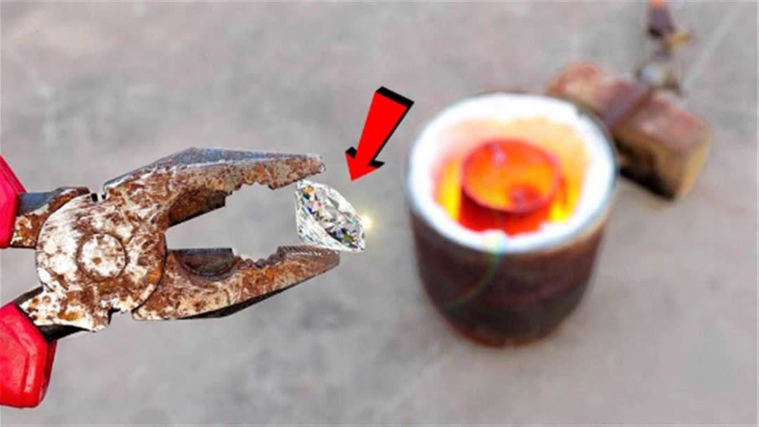 钻石在1200度的熔炉里会熔化吗?外国土豪亲测,看完长见识了!