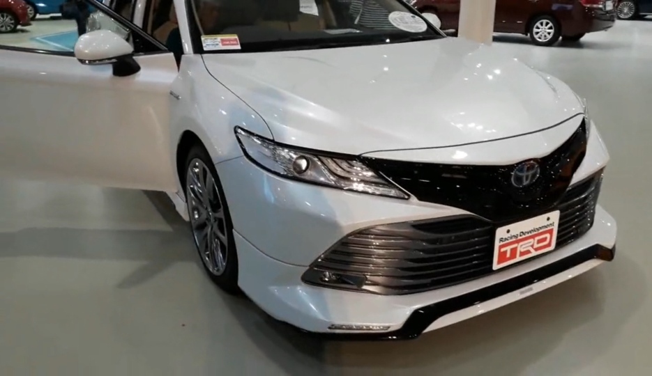 让运动感更强,丰田凯美瑞改装外观运动套件