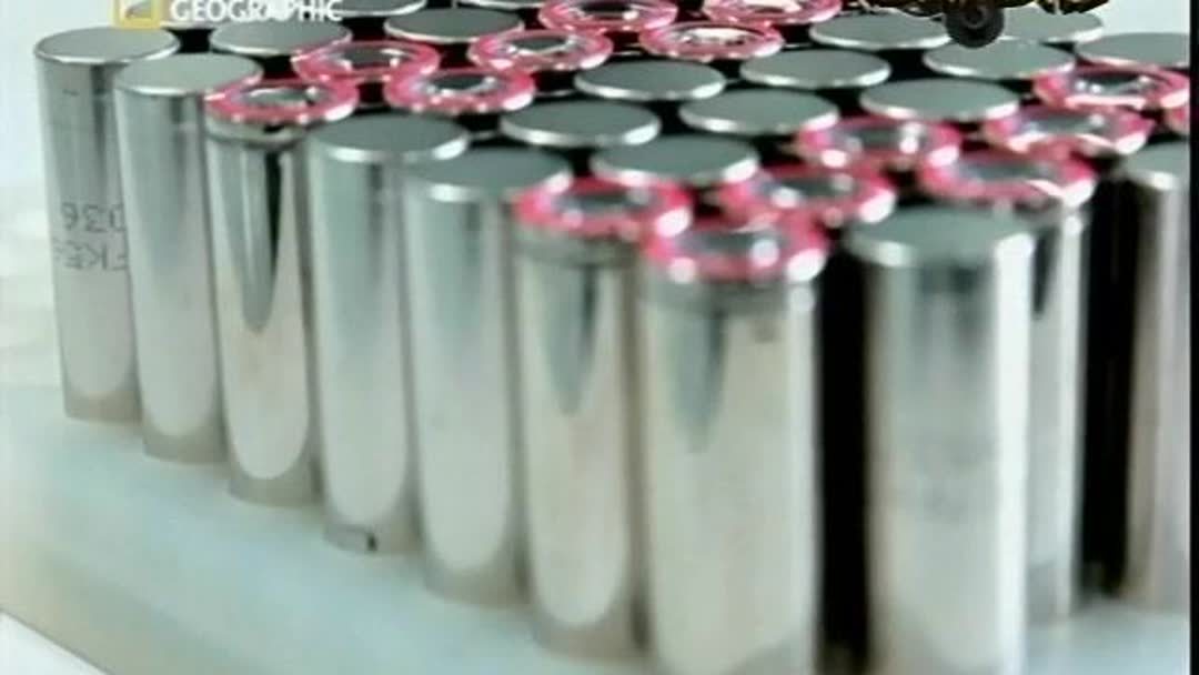 特斯拉汽车的电池是上万节5号电池大小的电池组成的